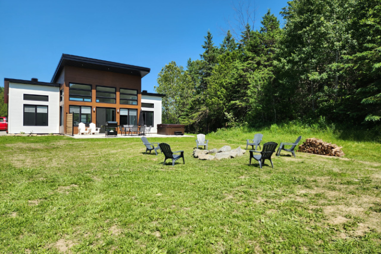 Bora Boréal - floating cabins - Comité tourisme Haut-saint-François